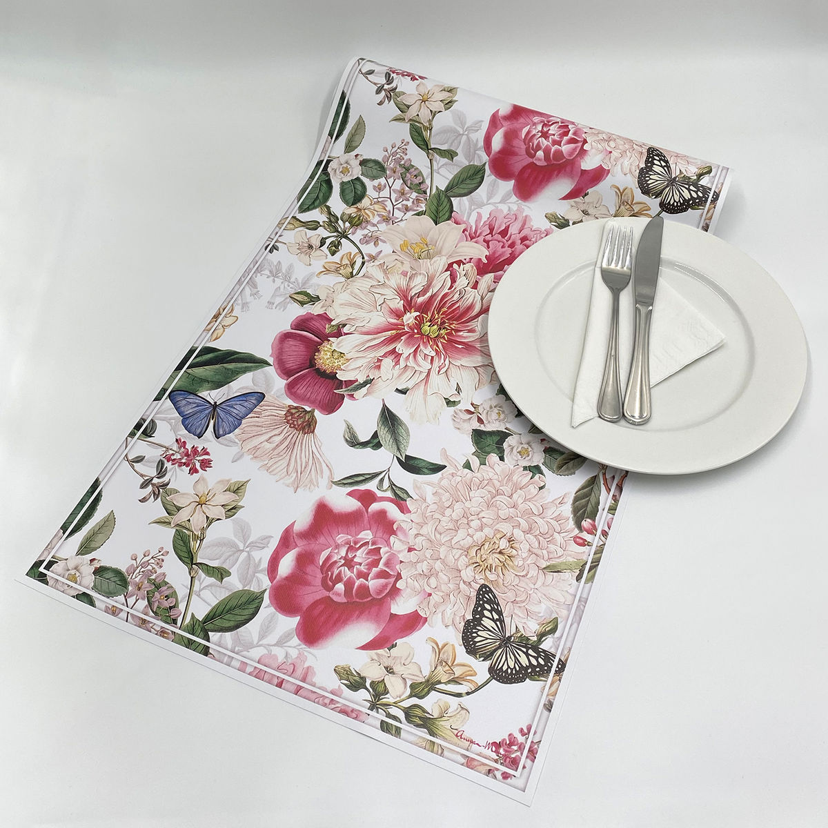 Vinyl Table Runners – The Anna-Maud Collection